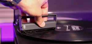 How to Remove Static From Vinyl Records (5 Methods)